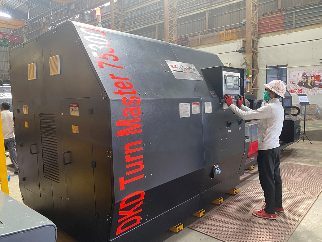 CNC Machines Building Division CNC Roll Turning Lathe | Turn Master ...